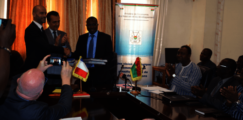 Signature de convention de financement : 30 milliards de FCFA accordés ...