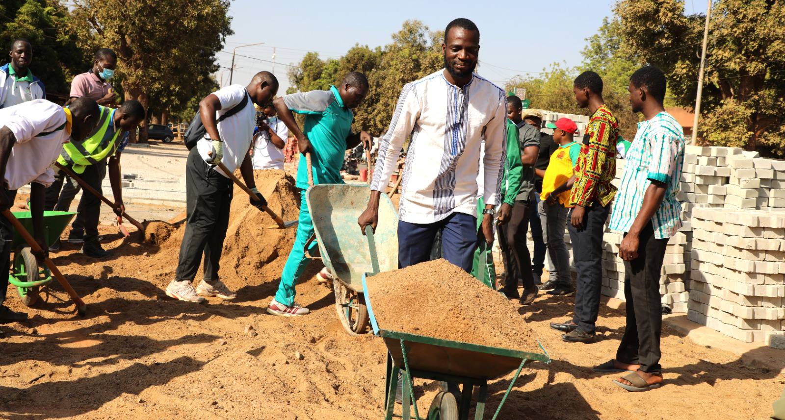 Engagement citoyen des agents du MEMC: 17 millions de FCFA et un ...